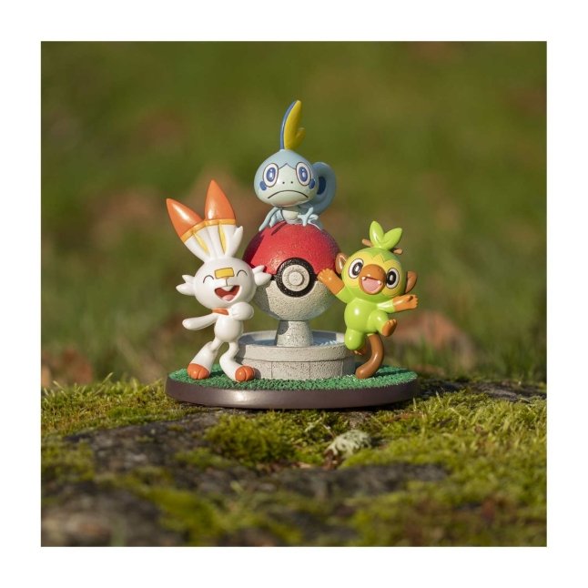 The Galar Journey Begins Figure | Pokémon Center Official Site