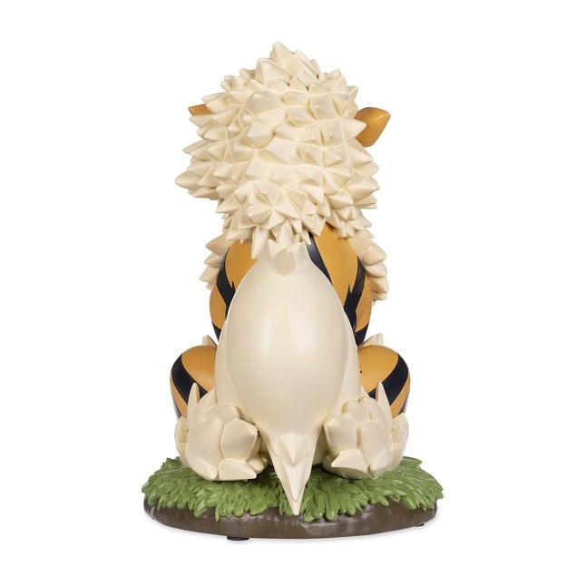 Arcanine Pokémon Garden Statue | Pokémon Center Official Site