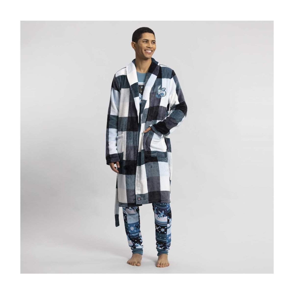 Glaceon Blue & Black Robe - Adult | Pokémon Center Official Site