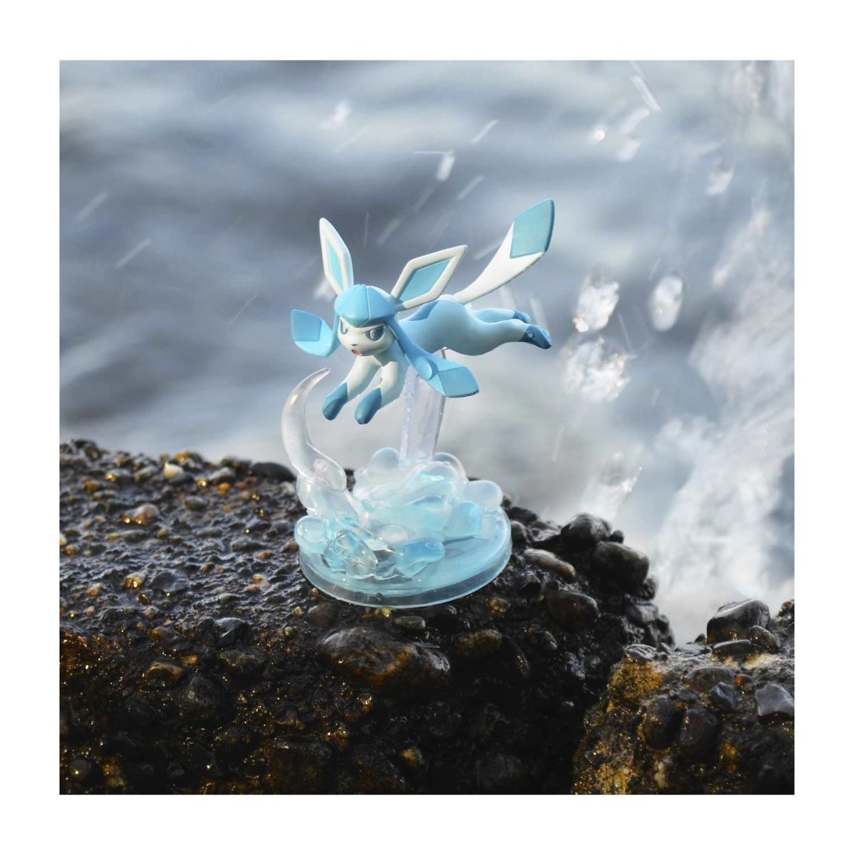 Pokémon Gallery Figure: Glaceon (Icy Wind) | Pokémon Center Official Site