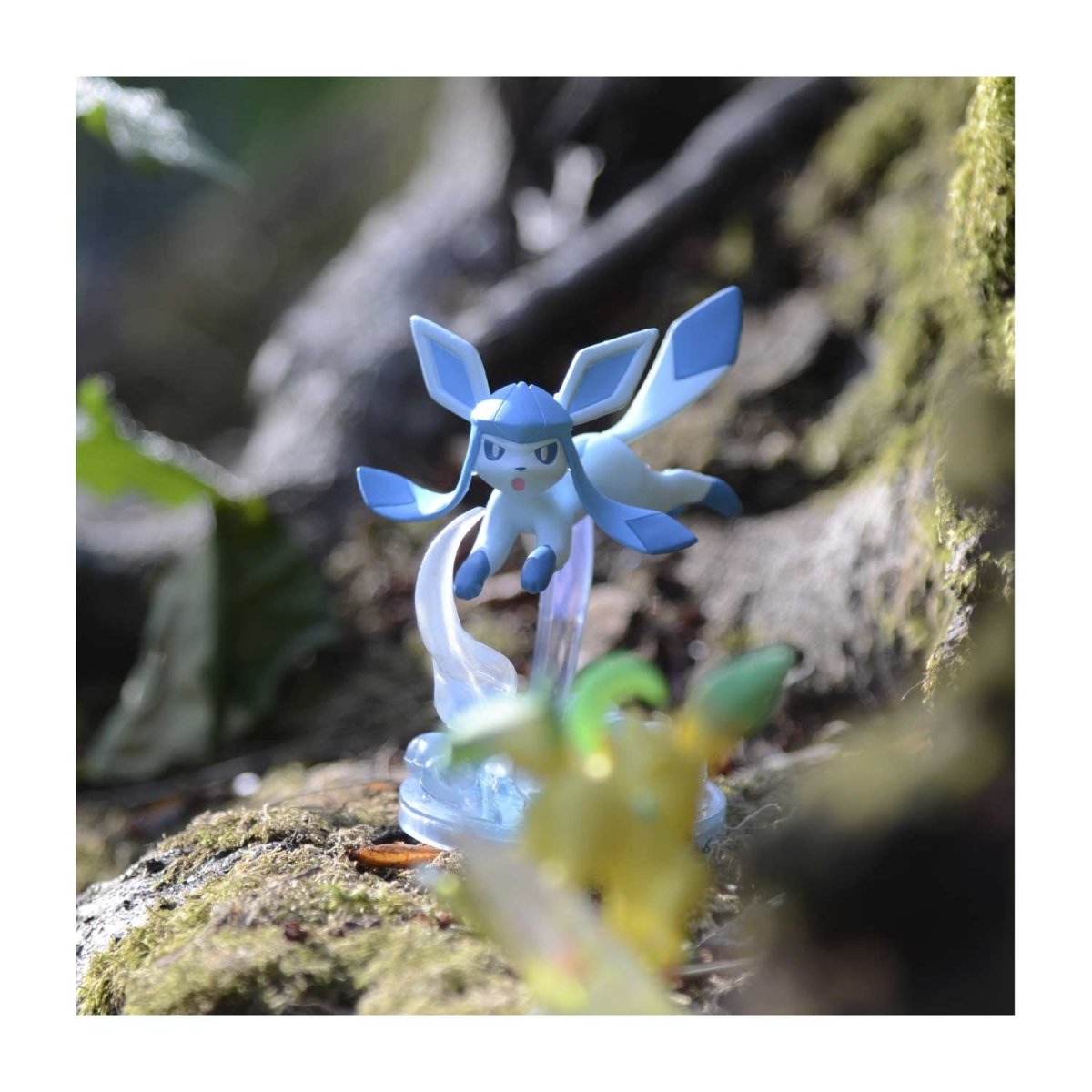 Pokémon Gallery Figure: Glaceon (Icy Wind) | Pokémon Center Official Site