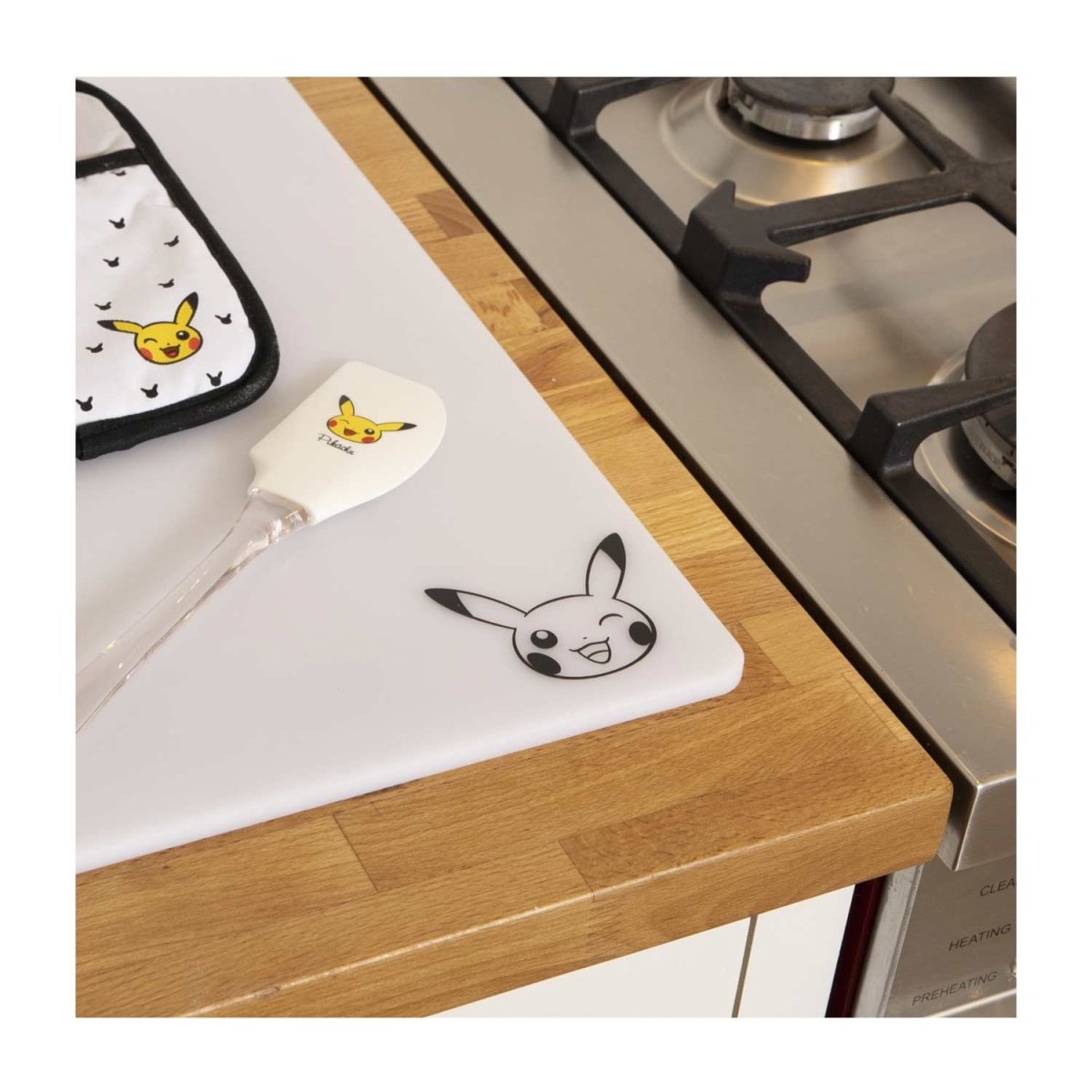 Pikachu Kitchen Cutting Board | Pokémon Center Official Site