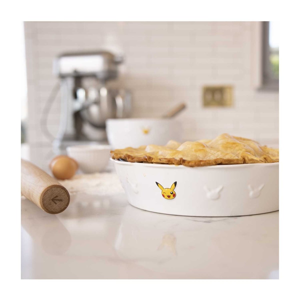 Pikachu Kitchen Stoneware Pie Dish | Pokémon Center Official Site