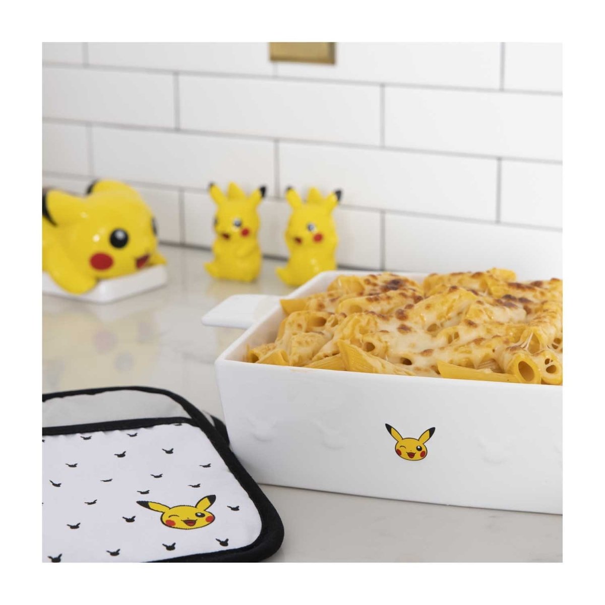 Pikachu Kitchen Stoneware Baking Dishes (2-Piece) | Pokémon Center ...