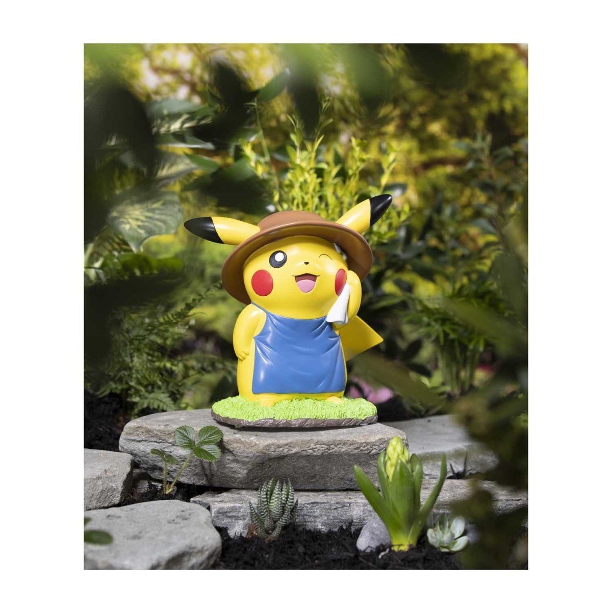 Pikachu (Male) Pokémon Gardening Statue | Pokémon Center Official Site