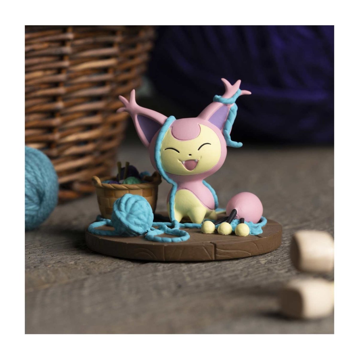 Pokémon Moods: Skitty Mischievous Figure | Pokémon Center Official Site