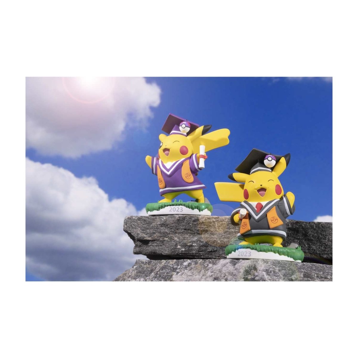 Graduation Pikachu 2023: Pikachu (Female) Figure | Pokémon Center ...