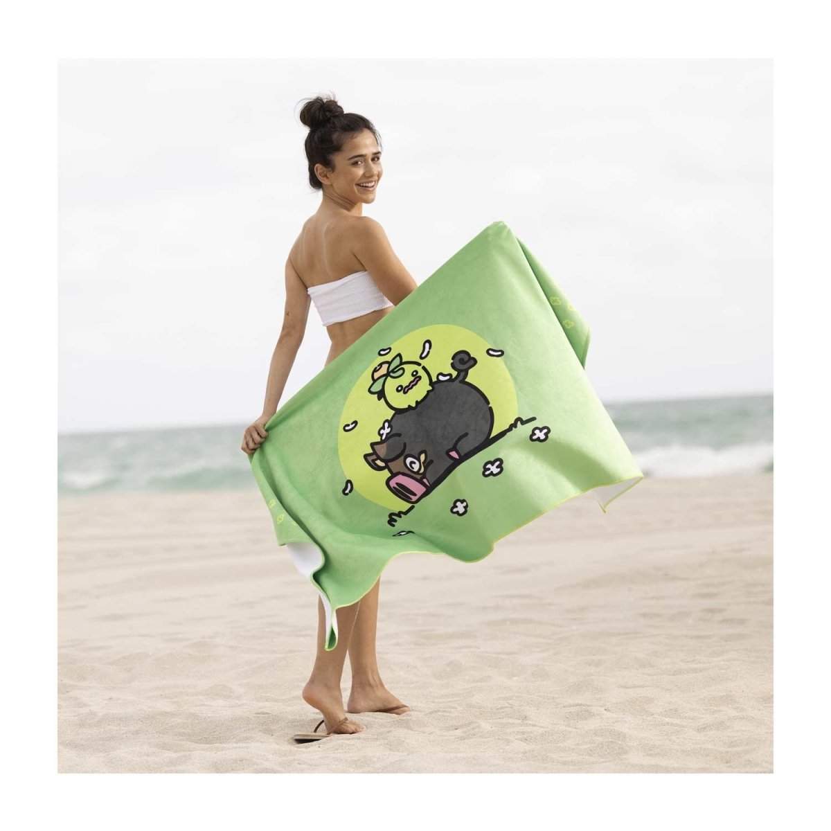 Lechonk & Smoliv Pokémon Lazy Summer Beach Towel | Pokémon Center UK ...