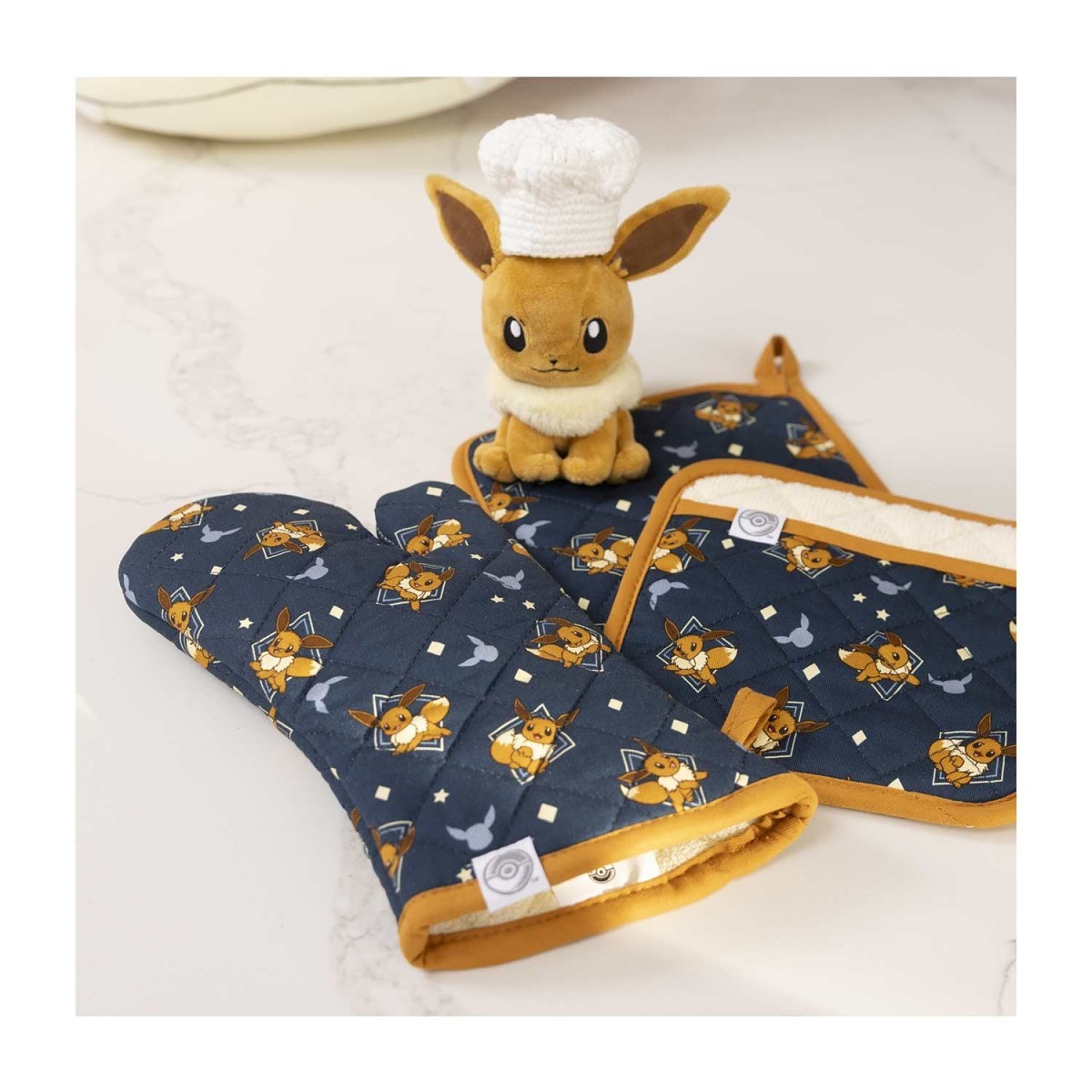 Eevee Pokémon Kitchen Oven Mitt | Pokémon Center UK Official Site