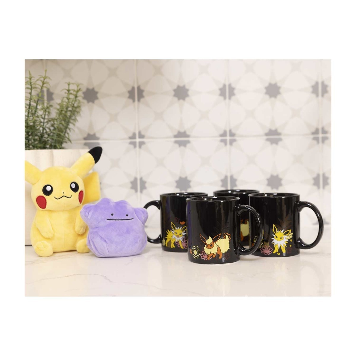 Flareon Black Mug (11 oz.) | Pokémon Center UK Official Site