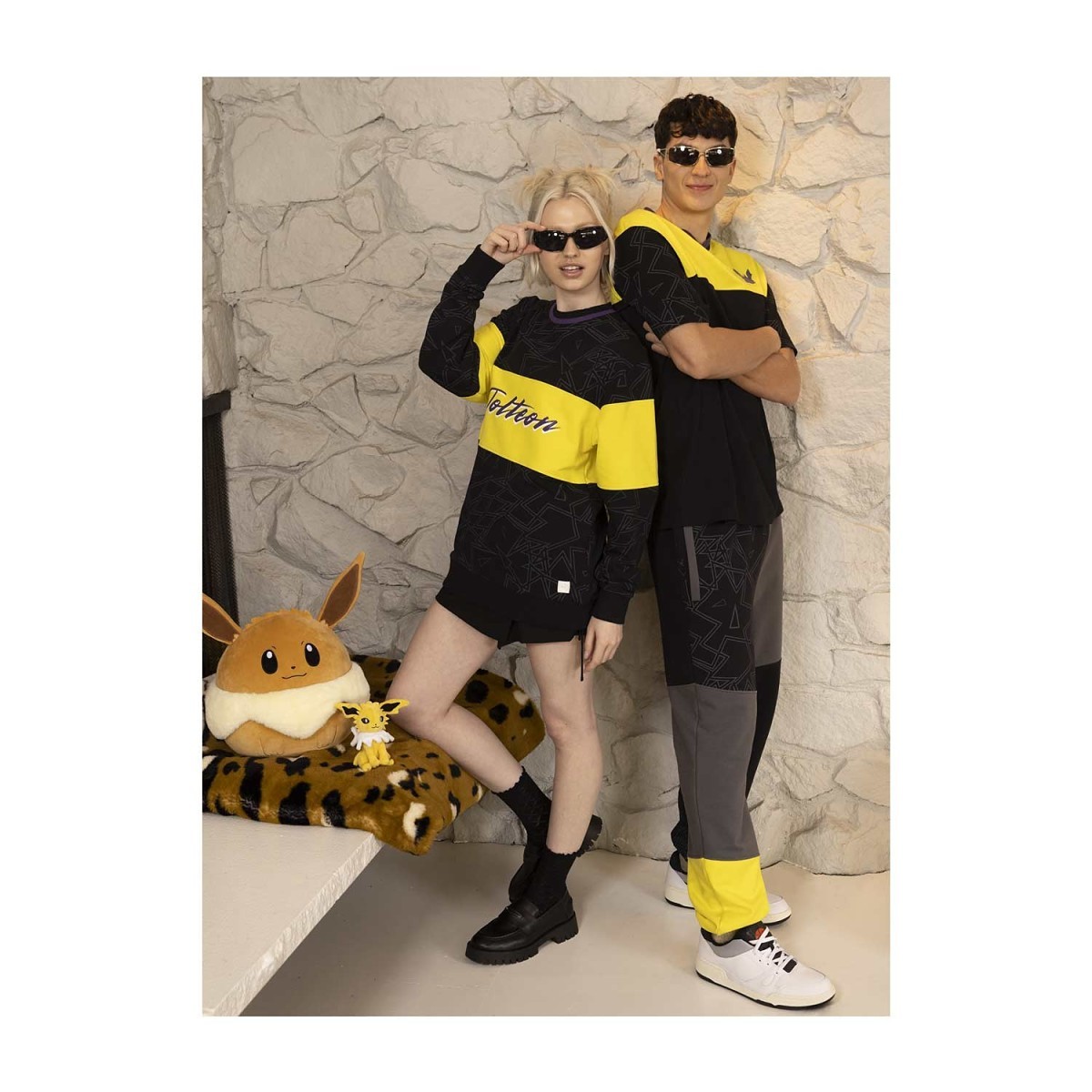 Eevee Evolutions: Jolteon Crew Neck Sweatshirt - Adult | Pokémon Center ...