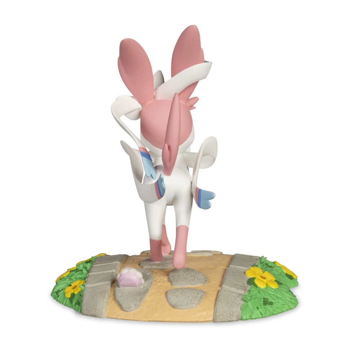 Charming Presents with Sylveon Evolving Personalities Figure | Pokémon ...