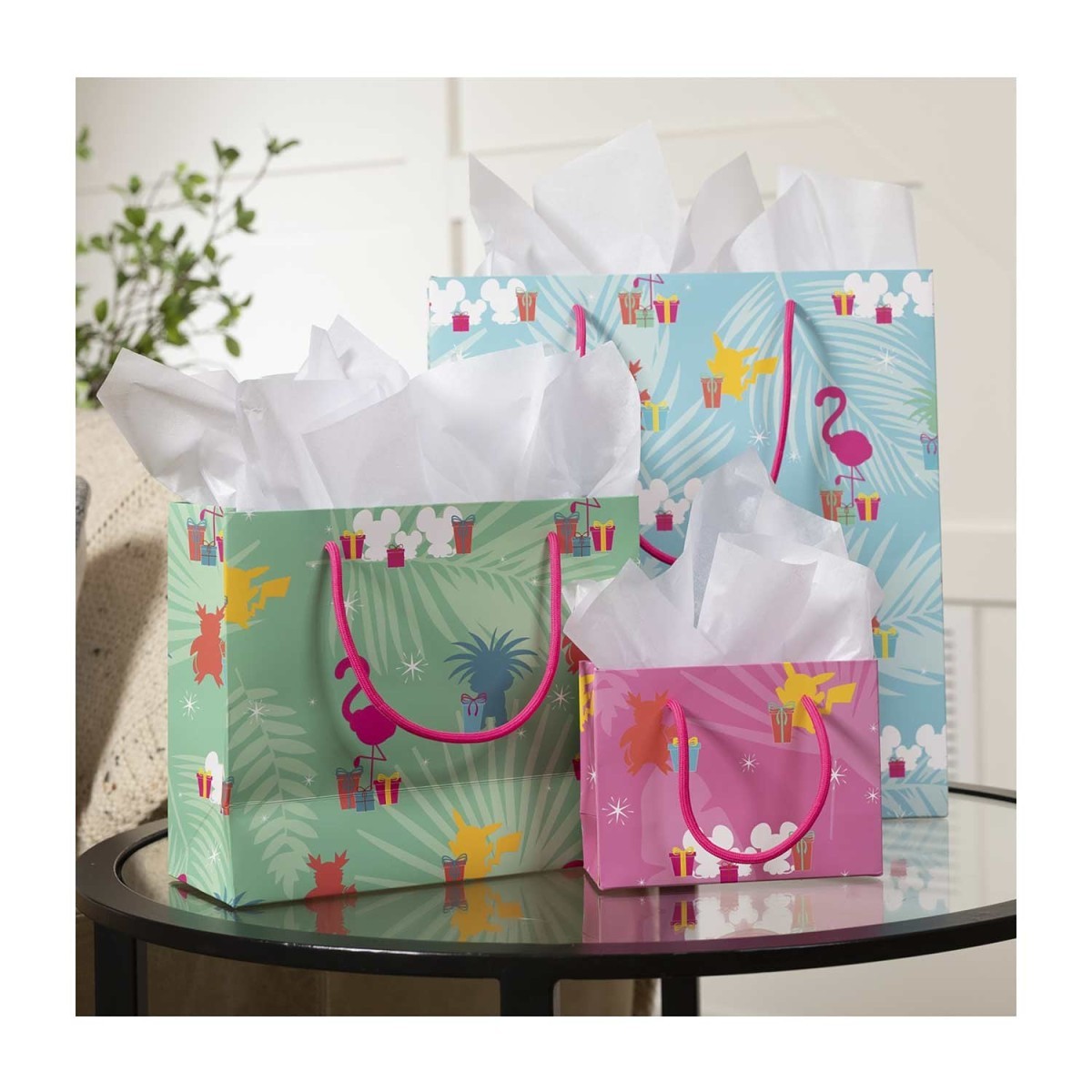 Pokémon Holiday Small Gift Bag | Pokémon Center UK Official Site