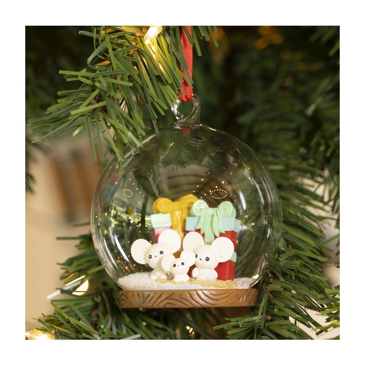 Maushold Pokémon Holiday Globe Ornament | Pokémon Center Official Site